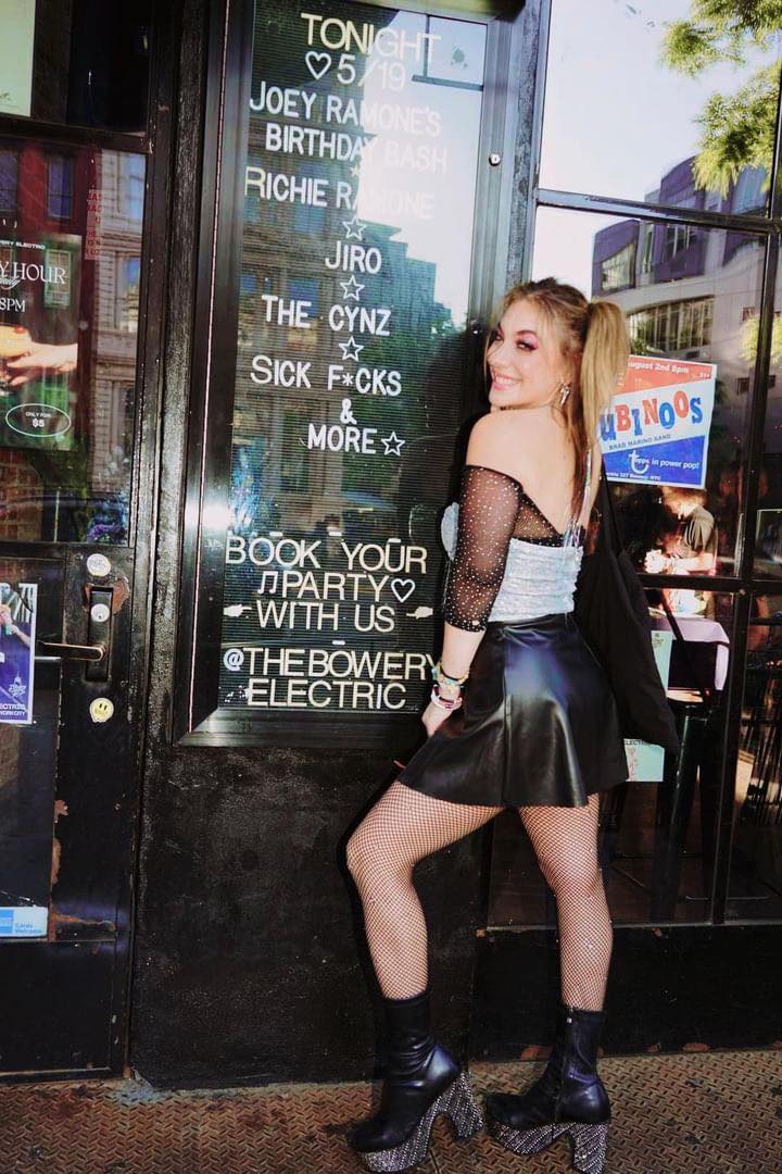 Welcome to the Official HYPERDOLLS