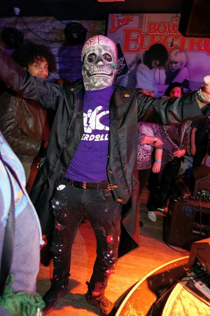 Welcome to the Official HYPERDOLLS